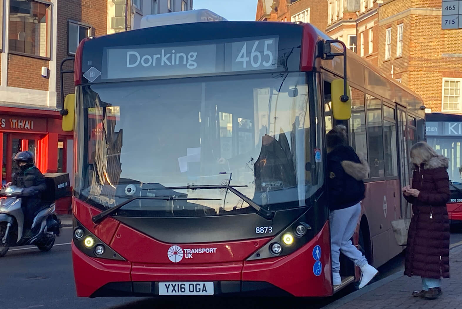 465 bus - TfL say it's too expensive to improve frequency • Chessington ...